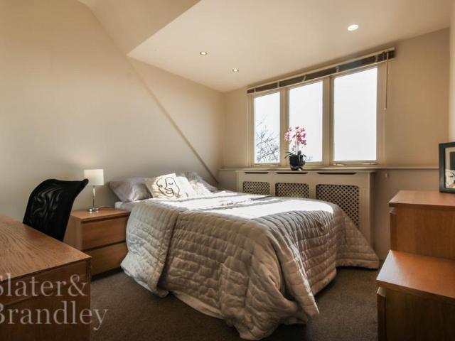 Apartment 7, Westcliffe Court, 45 47. 4 bed apartment to rent £2,266 pcm £523 pw
