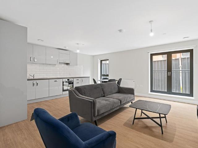 Apartment 7, Cable House, 2 Echo Walk. 2 bed apartment to rent £1,700 pcm £392 pw