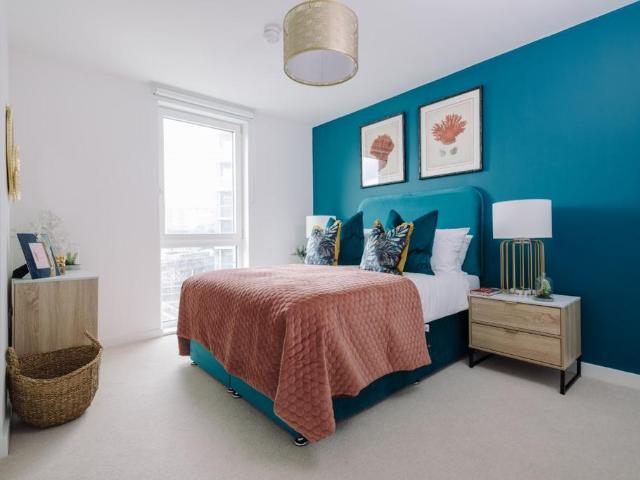 Apartment 401, Lamp House, 215 Chapel. 2 bed apartment to rent £1,470 pcm £339 pw