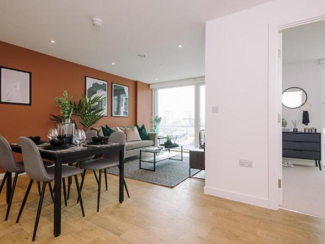 Apartment 403, Lamp House, 215 Chapel. 1 bed apartment to rent £1,340 pcm £309 pw