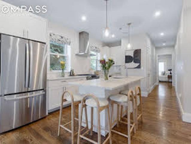 Seaside apartment with terrace