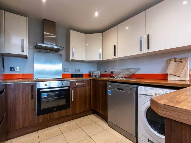 Apartment 4, Varsity City, Lace. 6 bed apartment to rent £2,990 pcm £690 pw