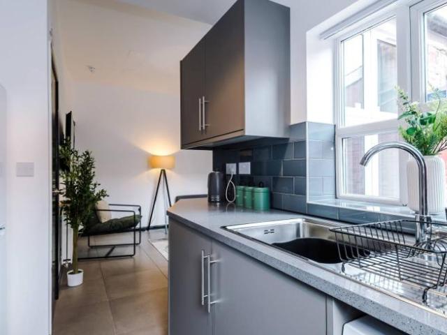 Apartment 4 Bedroom For Rent Manchester Manchester 3500 ES92790222