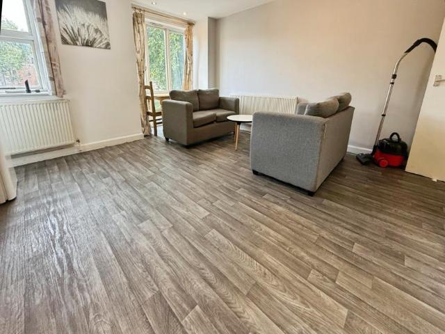 Apartment 4 Bedroom For Rent Lenton East Midlands 1560 ELS98286228