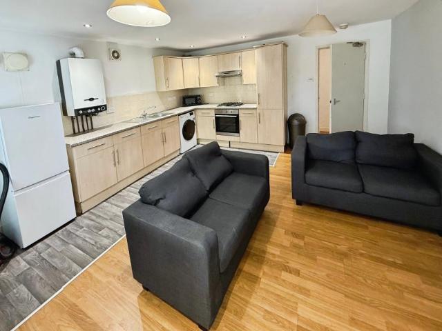 Apartment 4 Bedroom For Rent Lenton East Midlands 1560 ELS98286231