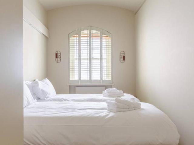 Apartment 4 Bedroom For Rent London London 11350 ES101812712