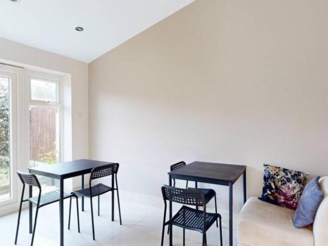 Apartment 4 Bedroom For Rent London London 3700 ES101837686