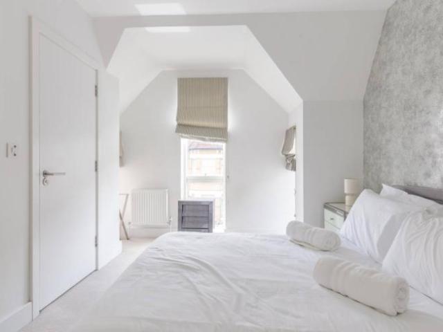 Apartment 4 Bedroom For Rent London London 4647 ES101851685