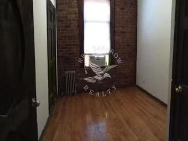 Apartment 4 bedrooms in Village East