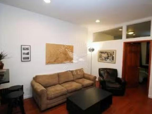 Apartment 4 bedrooms in Village East