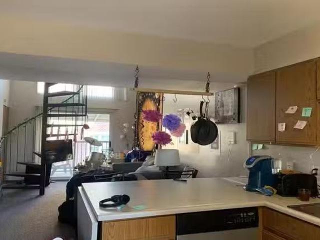 Apartment 4 bedrooms in Champaign