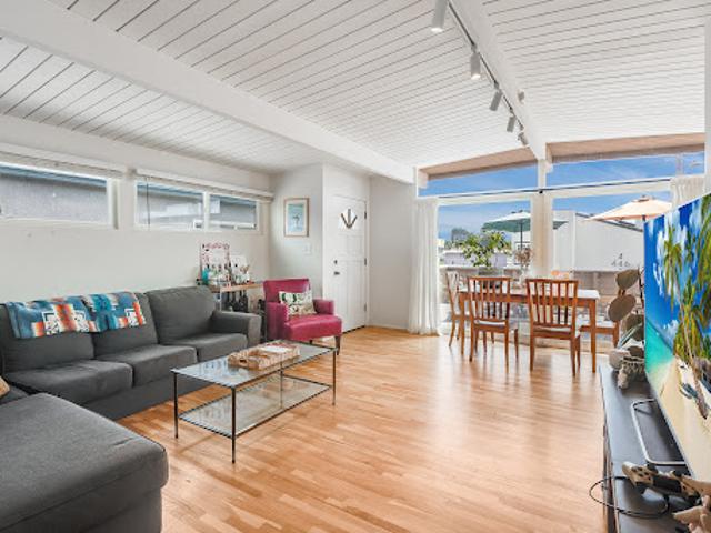 Apartment with terrace