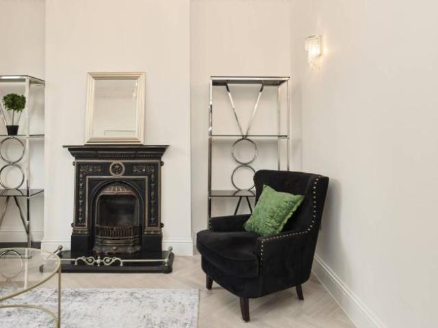Apartment 5 Bedroom For Rent London London 10000 ES100386067
