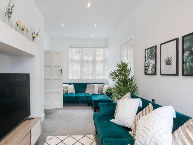 Apartment 5 Bedroom For Rent London London 6500 ELS101846065