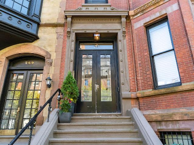 Apartment with terrace