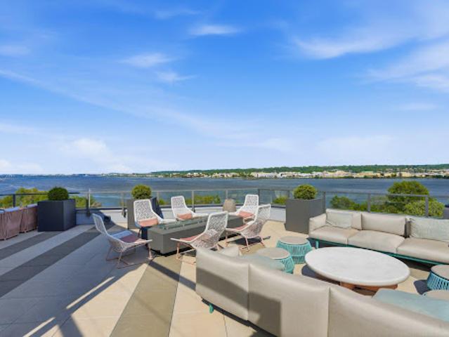 Apartment with terrace