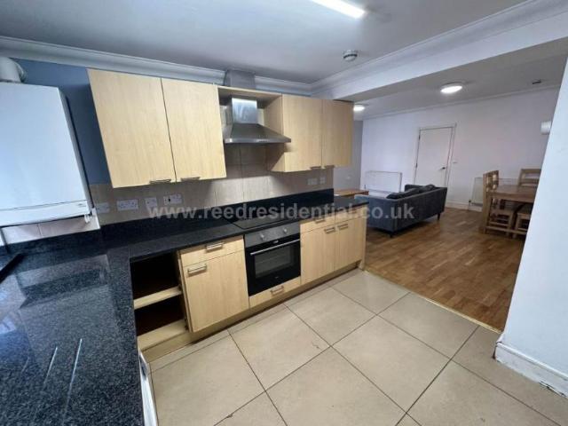 Apartment 6 Bedroom For Rent Lenton East Midlands 2730 ELS98286244