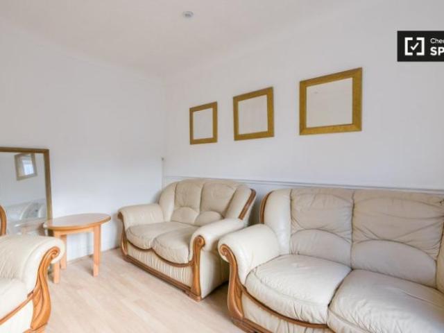 Apartment 6 Bedroom For Rent London London 3200 ELS101851134