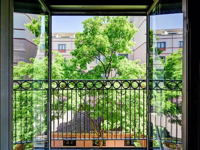 Contemporary apartment