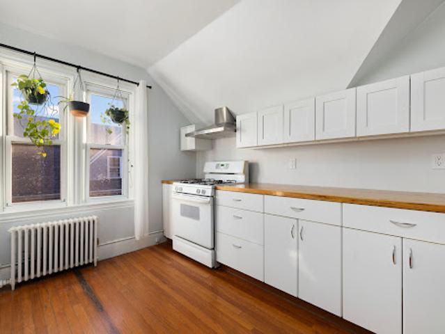 Contemporary apartment