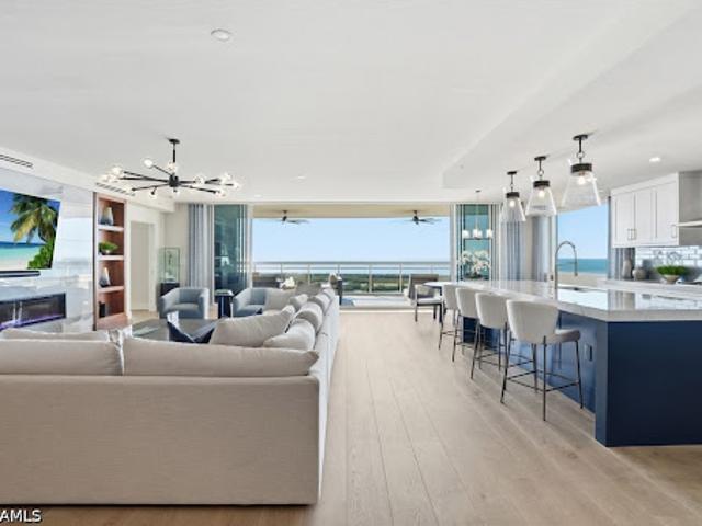 Contemporary apartment with terrace and pool