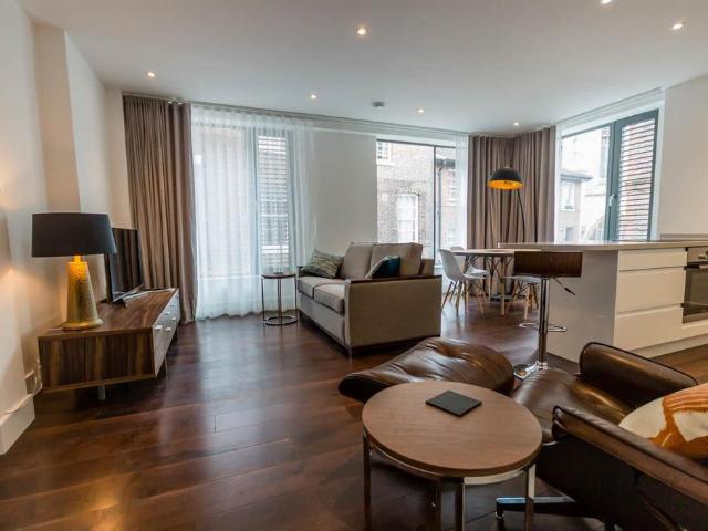 Apartment 8 Castle Chambers, Clifford. 2 bed apartment to rent £1,650 pcm £381 pw