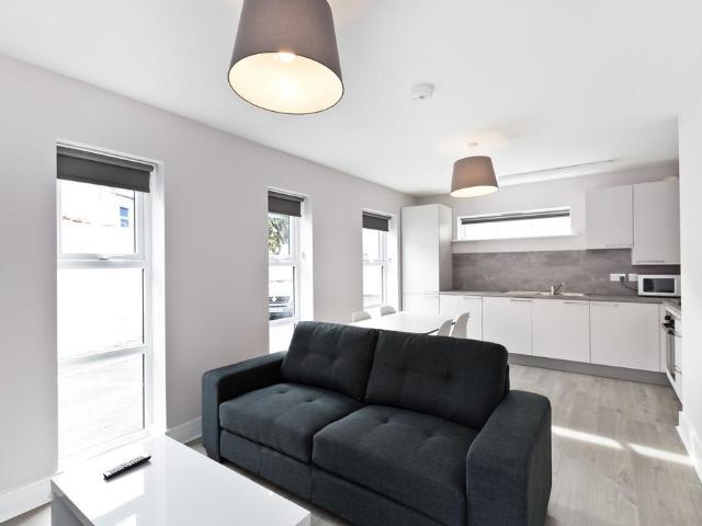 Apartment 9, Lynthorpe House, City. 2 bed flat to rent £1,060 pcm £245 pw