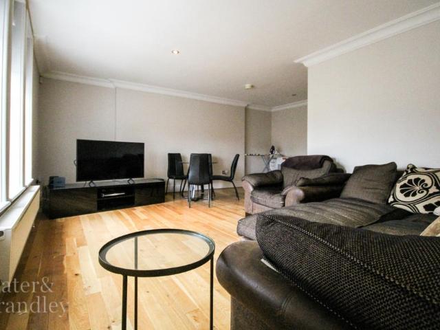 Apartment, Cavendish House, Park. 3 bed apartment to rent £1,450 pcm £335 pw