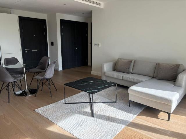 Apartment, Camellia House. 1 bed flat to rent £3,500 pcm £808 pw