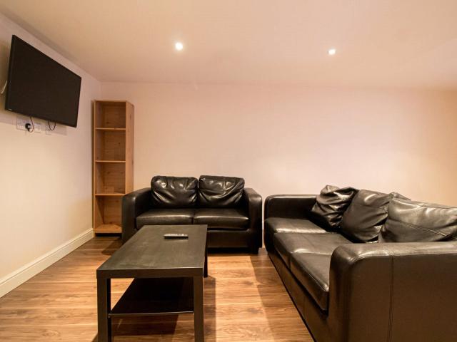 apartment Clarendon House, 20 Clarendon Road, Leeds, LS2 9PE, West Yorkshire, GB