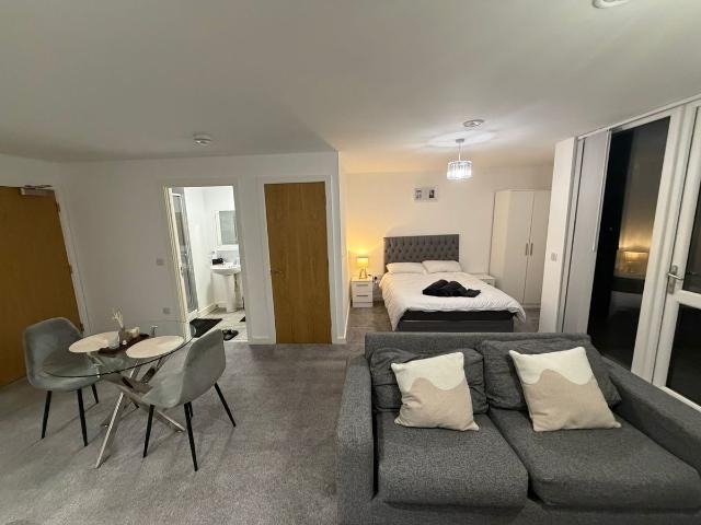 Apartment, Adelphi Wharf, Adelphi Street, Salford M3, Studio to rent, £950 pcm | PrimeLocation