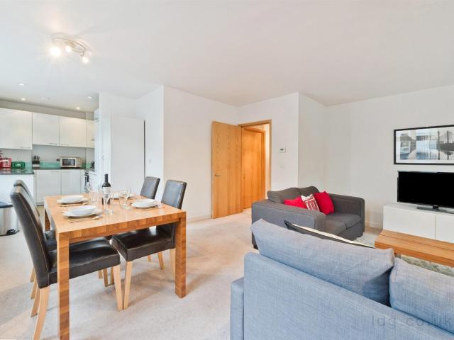 apartment Alfred Place