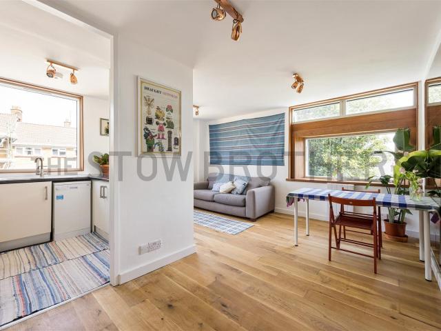 apartment at 16 Prospect Hill London, E17 3EZ