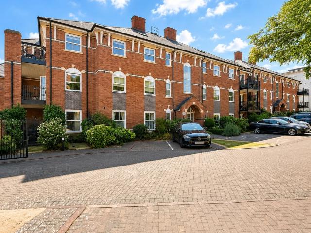 apartment at 6 Cedar Court, Humphris Place, Cheltenham, Gloucestershire, GL53
