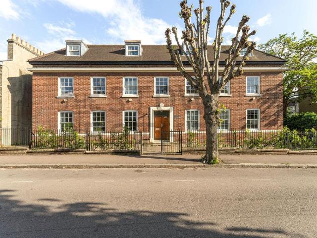 apartment at 75a Grosvenor Park Road Walthamstow, E17 9PD
