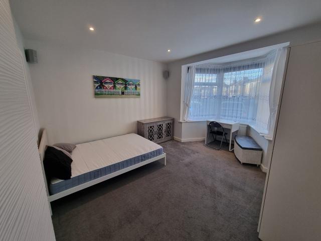 Apartment at Cotswold Close, Greater London