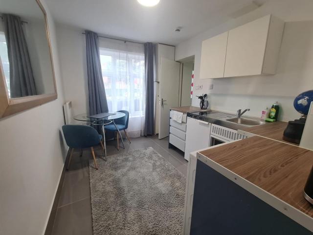 Apartment at Cotswold Gardens, Greater London