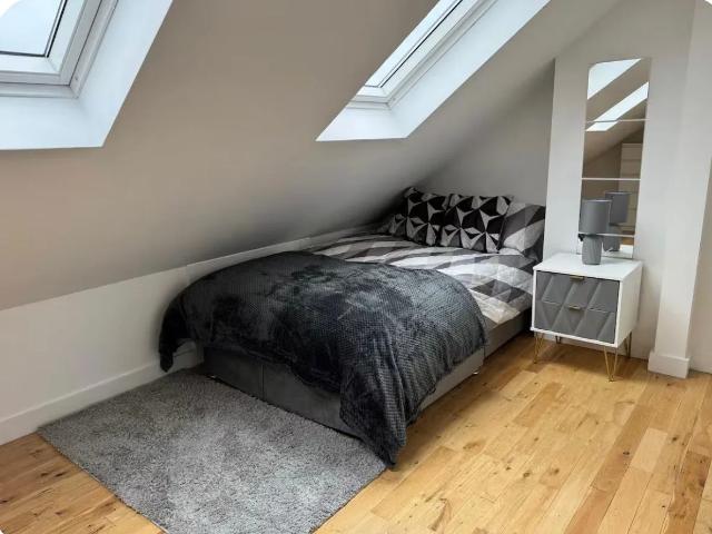 Apartment at Cotswold Gardens, Greater London