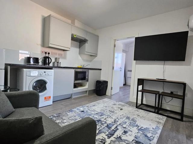 Apartment at Cotswold Gardens, Greater London