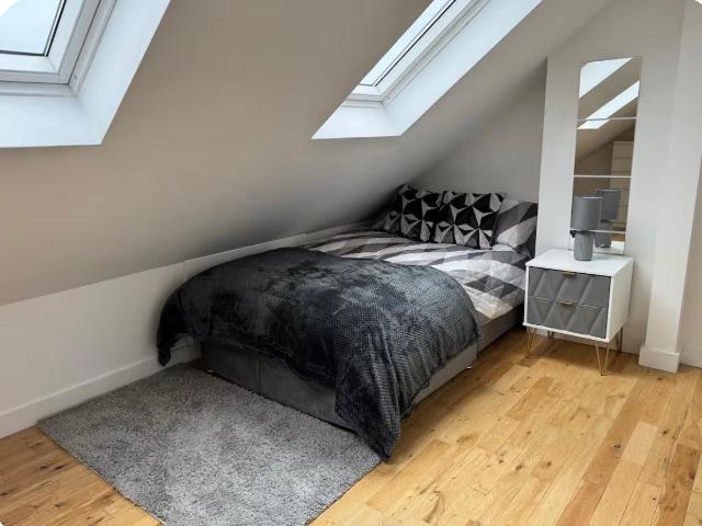 Apartment at Cotswold Gardens, Greater London