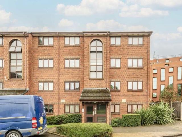 Apartment at Cotton Avenue, Greater London