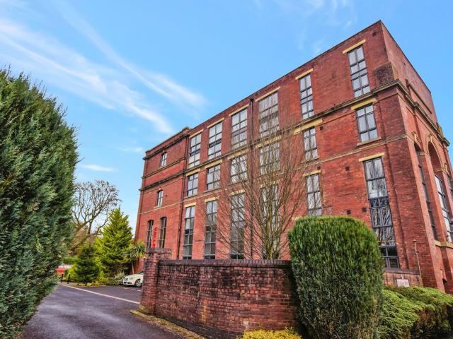 Apartment at Cottonfields, Bolton