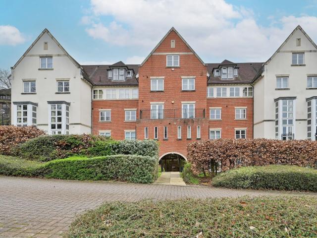 Apartment at Cottage Close, Greater London