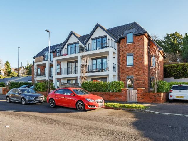 Apartment at Coulsdon Road, Greater London