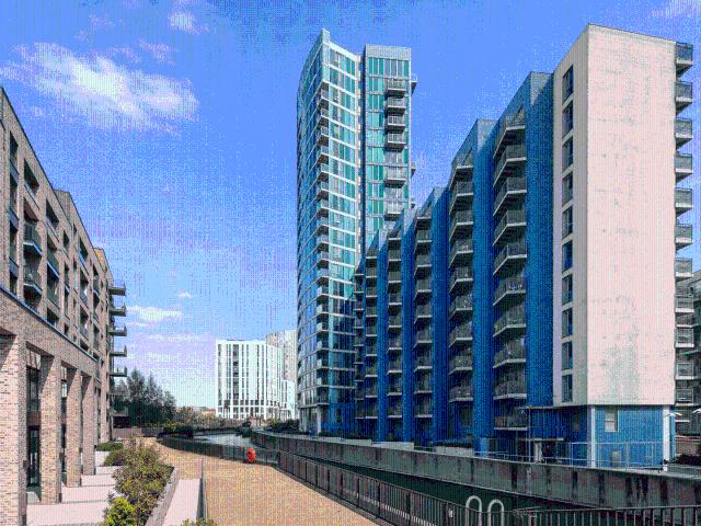 Apartment at County Street, Greater London