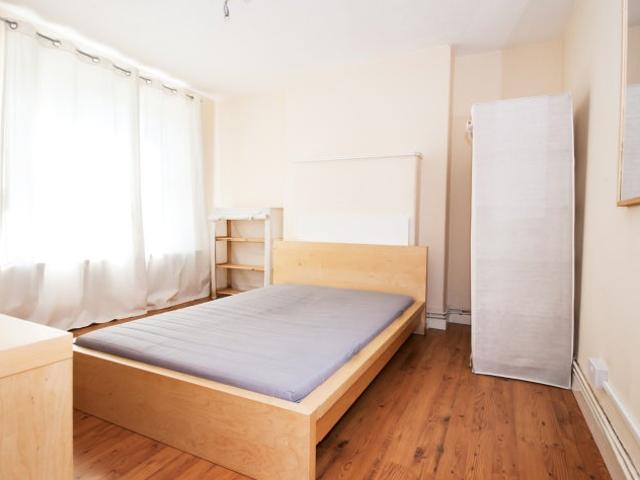 Apartment at County Street, Greater London
