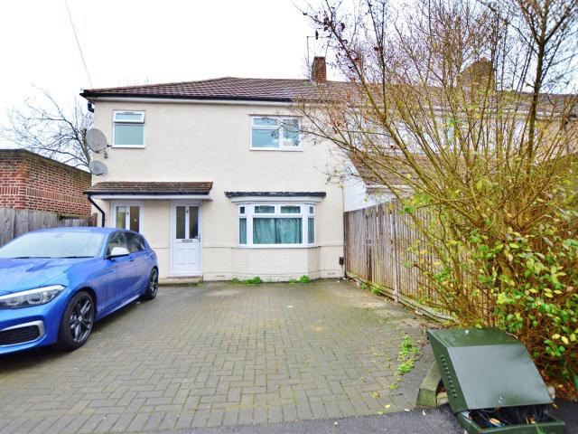 Apartment at Court Crescent, Slough
