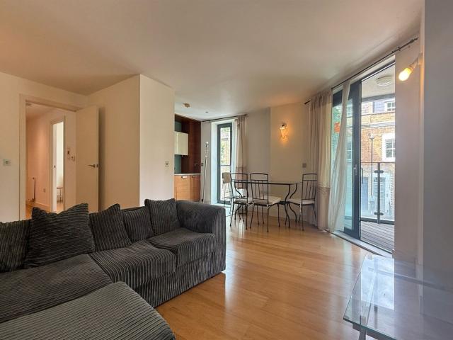 Apartment at Court Street, London