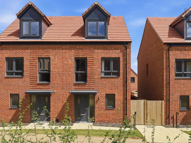 Apartment at Court Yard, Greater London