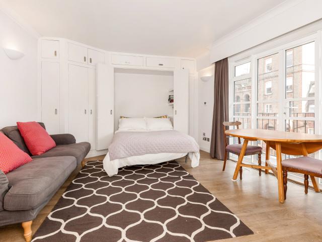 Apartment at Courtfield Gardens, Greater London